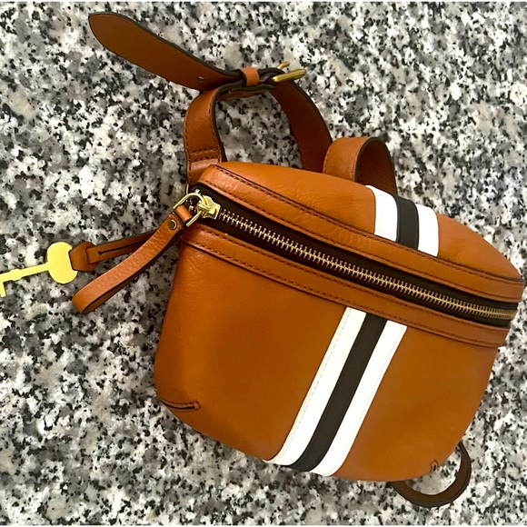 Fossil | Bags | Fossil Pouch | Poshmark